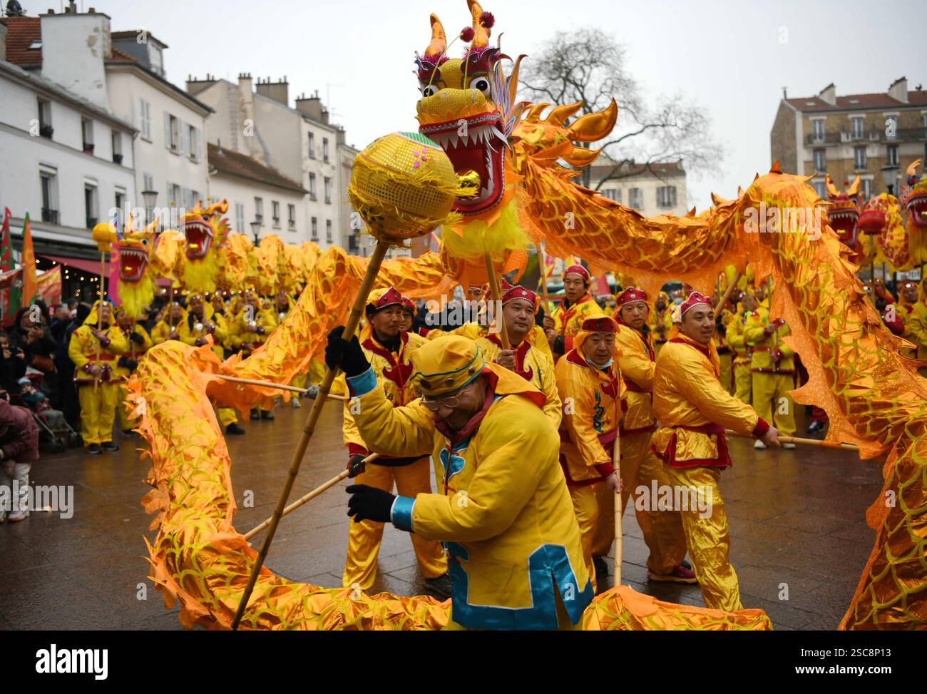 Performers from local overseas Chinese organizations perform ...