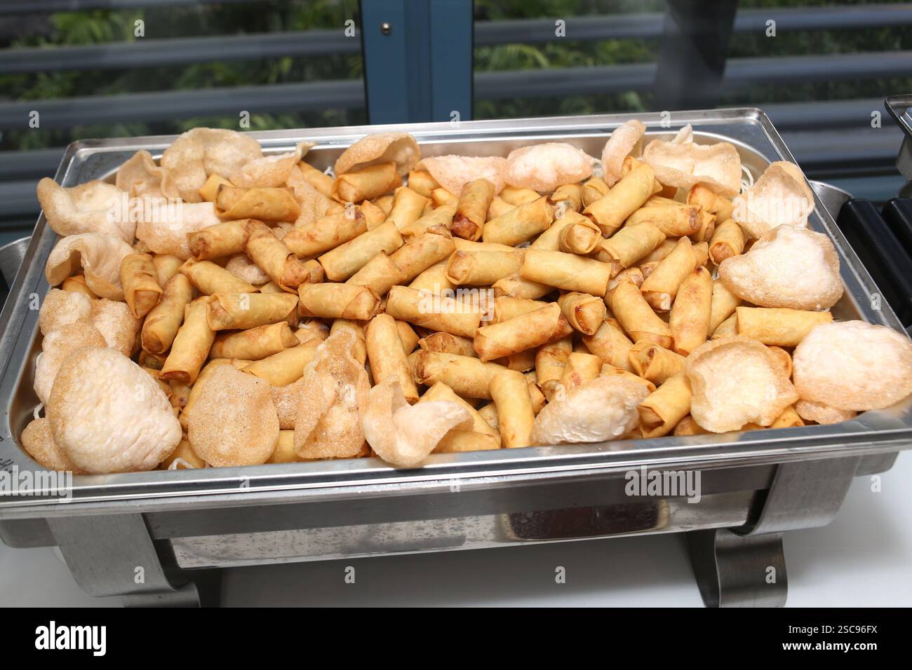 Spring rolls tray hi-res stock photography and images - Alamy