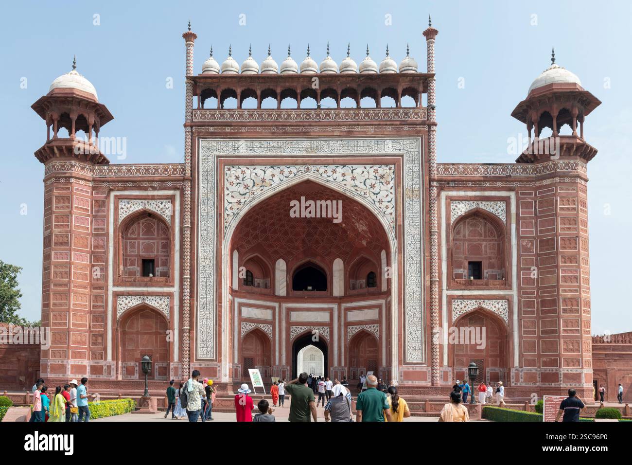 The main gateway to the Taj Mahal, Agra, Uttar Pradesh, India Stock ...