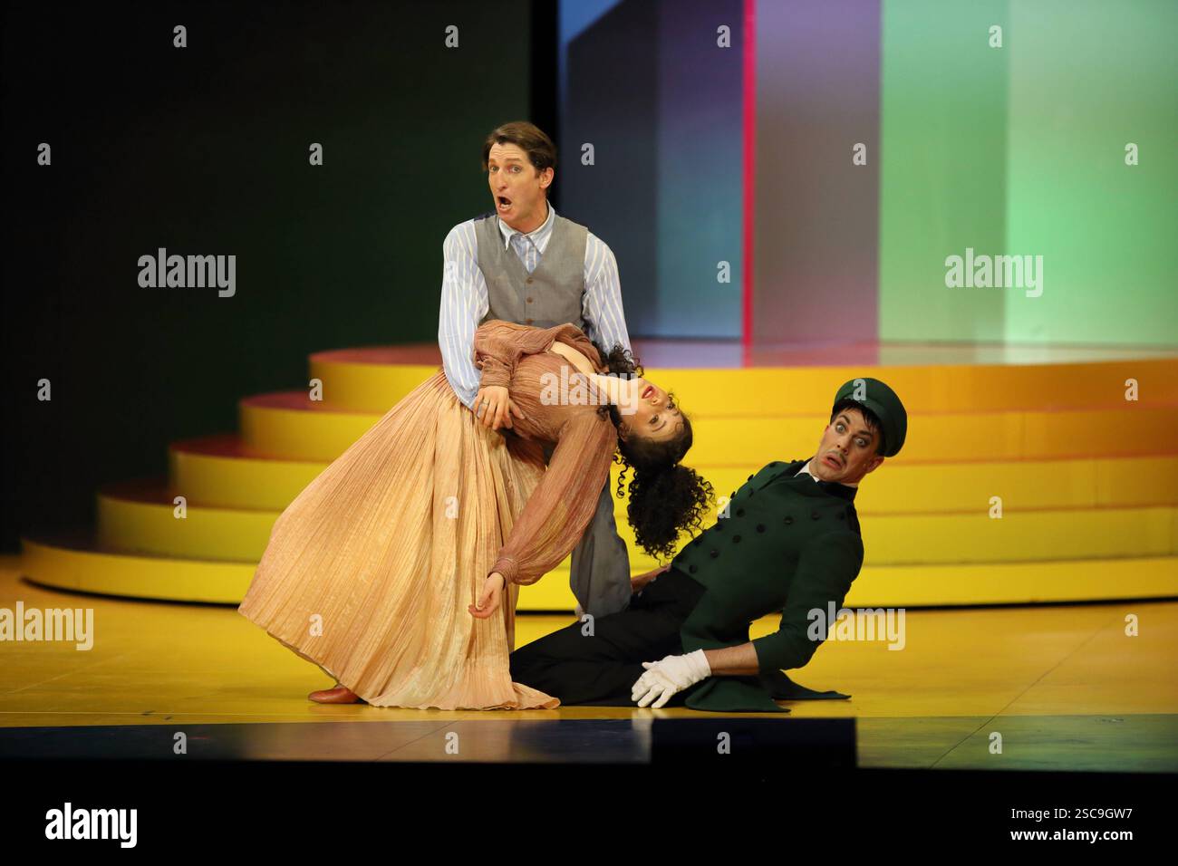Helena Bohndorf als Anais, Christopher Nell als Fadinard und Florian ...
