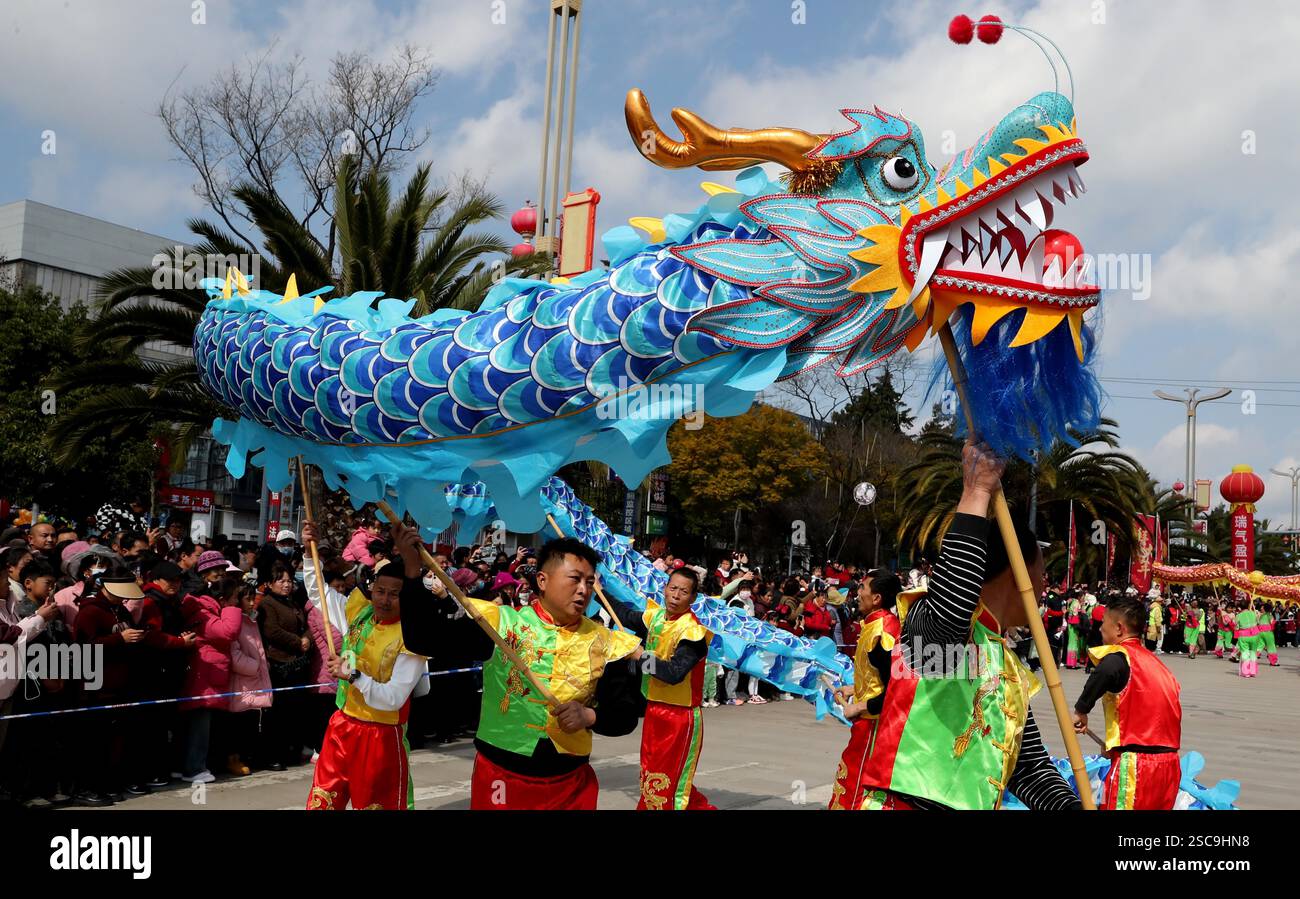 People celebrate the Spring Festival in Kunming City, southwest China's ...