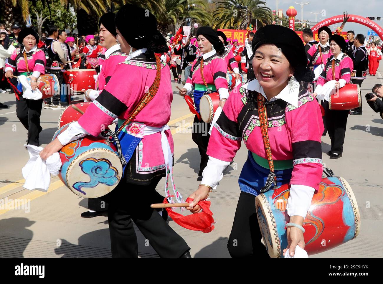 People celebrate the Spring Festival in Kunming City, southwest China's ...