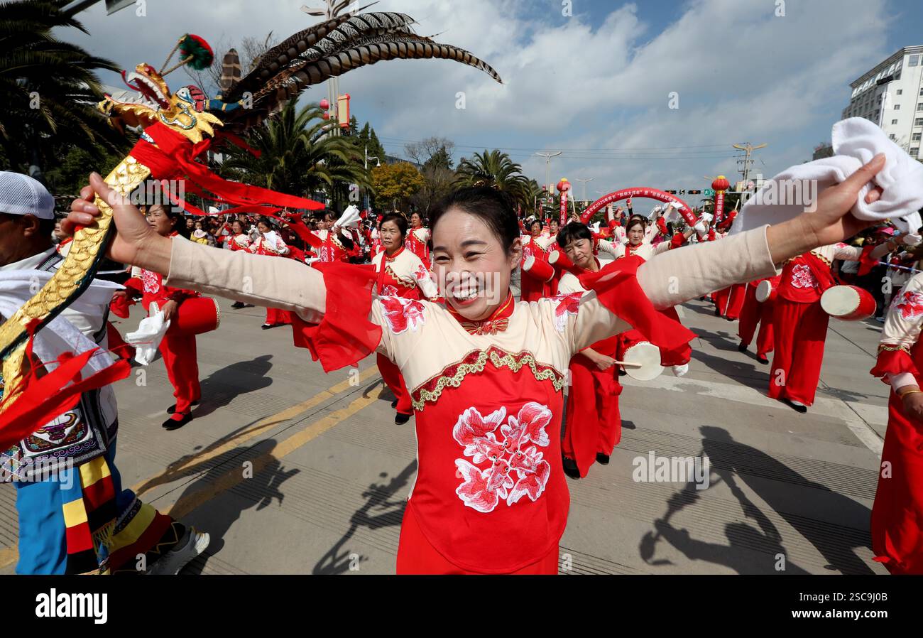 People celebrate the Spring Festival in Kunming City, southwest China's ...
