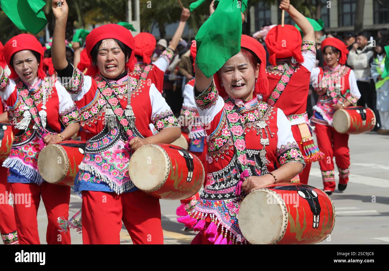 People celebrate the Spring Festival in Kunming City, southwest China's ...