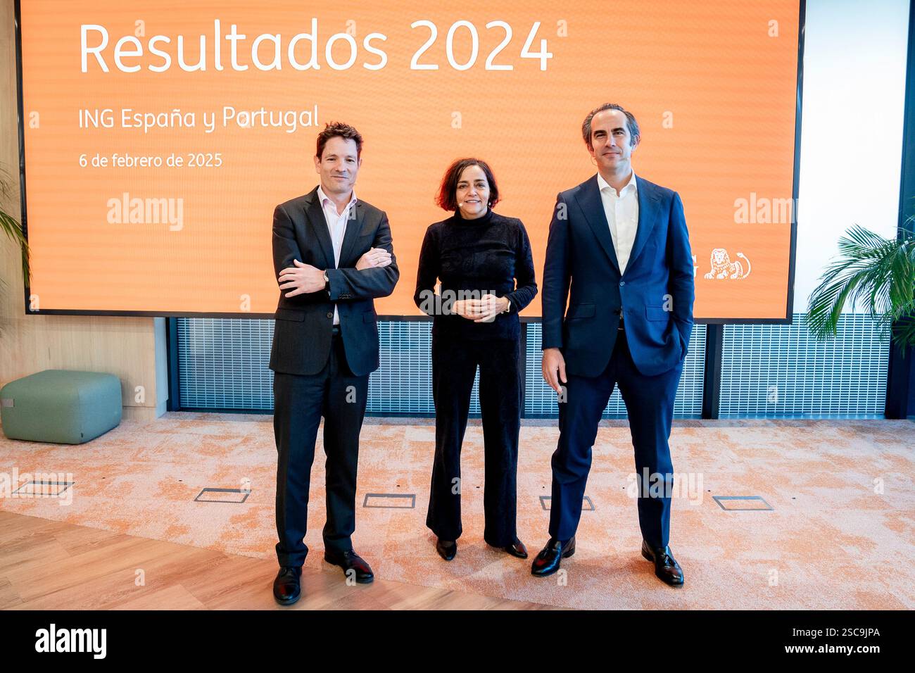 (L-R) Javier Montes, General Manager of ING's Retail Banking Division ...