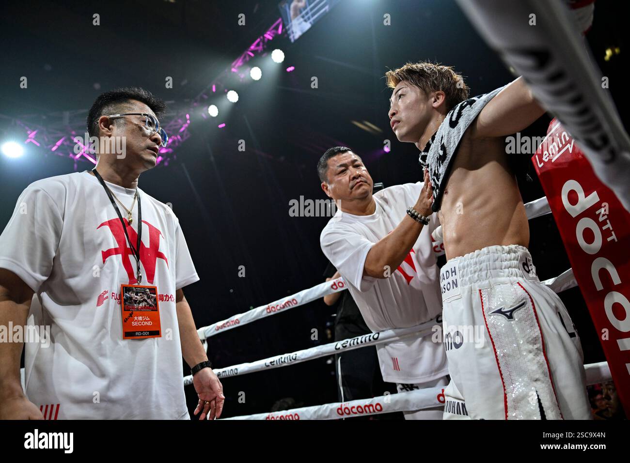Tokyo, Japan. 24th Jan, 2025. Japanese champion Naoya Inoue, right ...