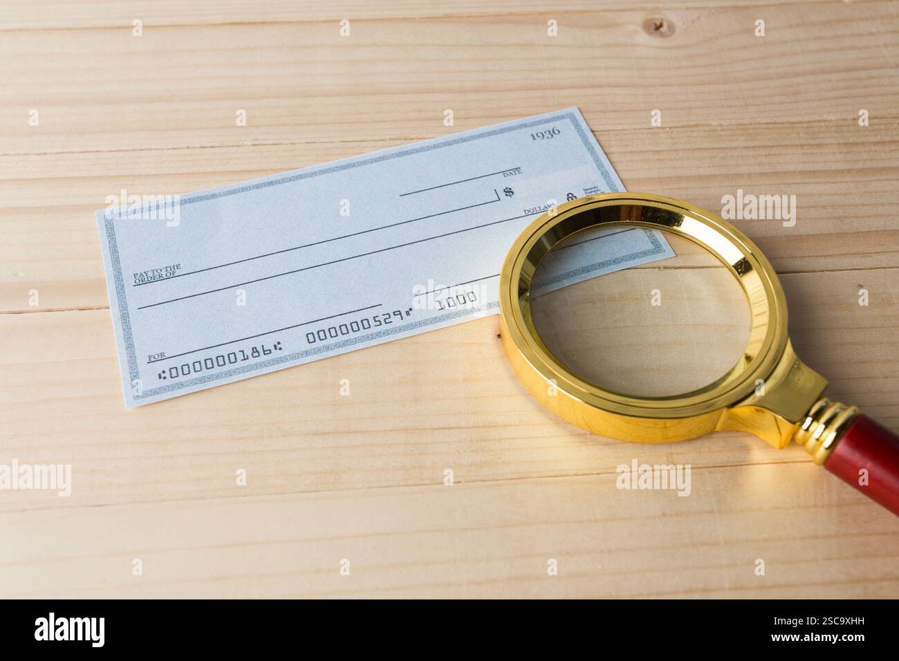 Template blank banking check cheque hi-res stock photography and images ...