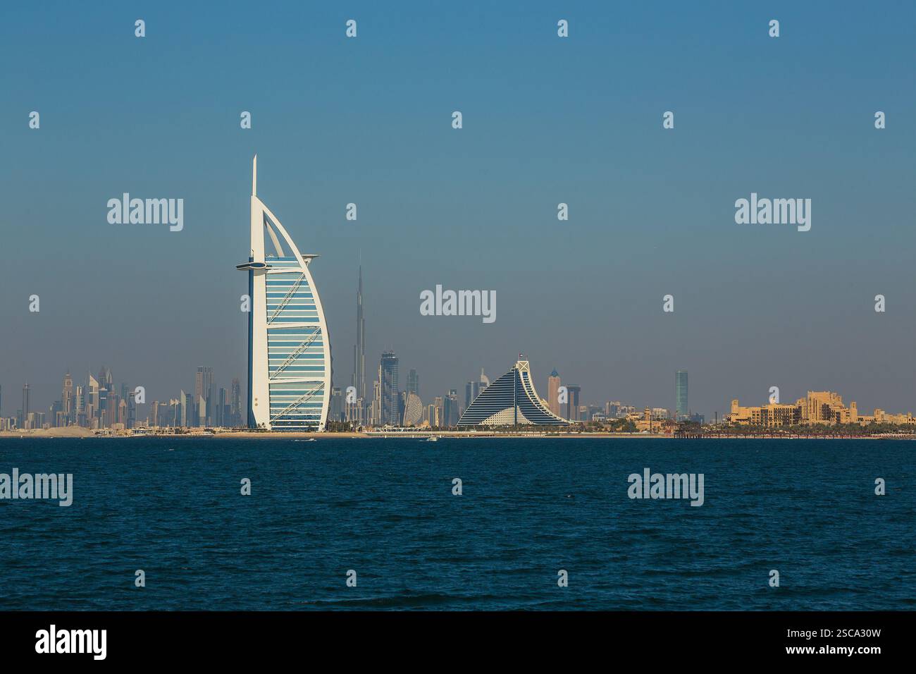 General view worlds first seven stars dubai hi-res stock photography ...