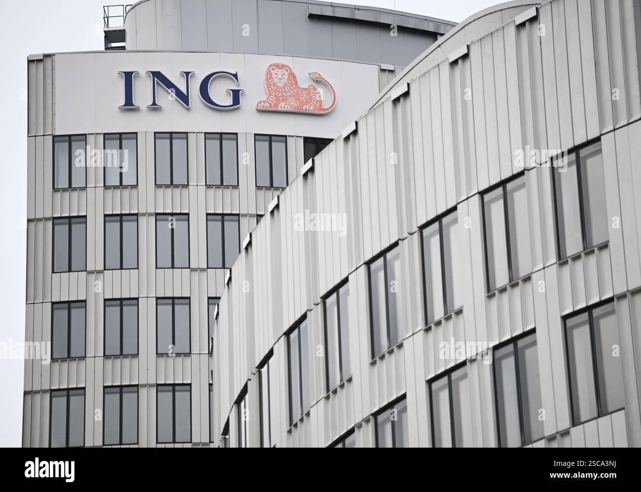 06 February 2025, Hesse, Frankfurt/Main: The ING corporate logo with ...