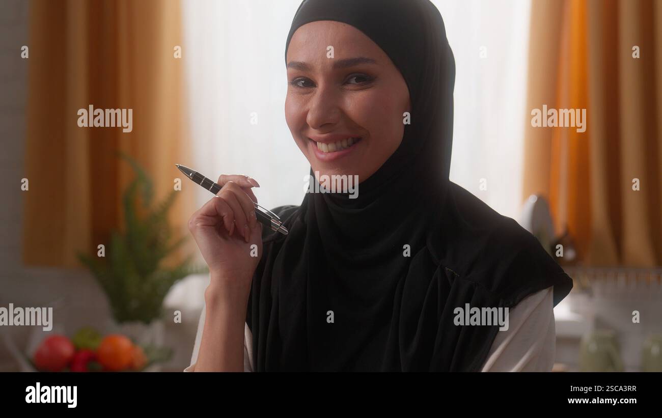 Arabian woman Muslim lady girl Islamic female businesswoman homeowner ...