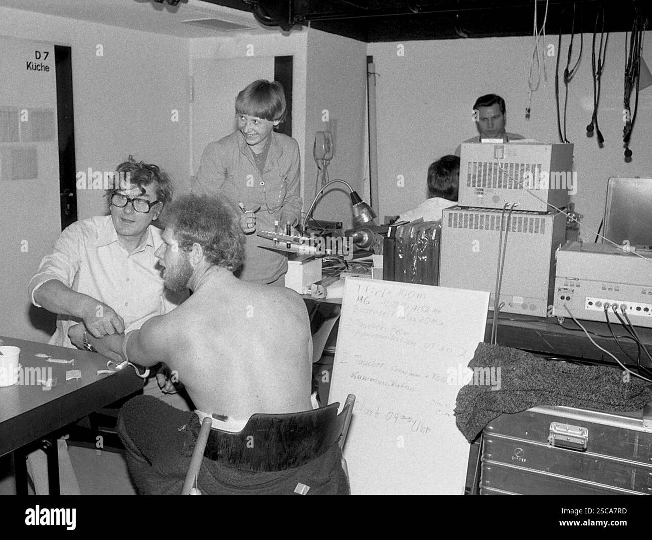 Technology and research centre Black and White Stock Photos & Images ...