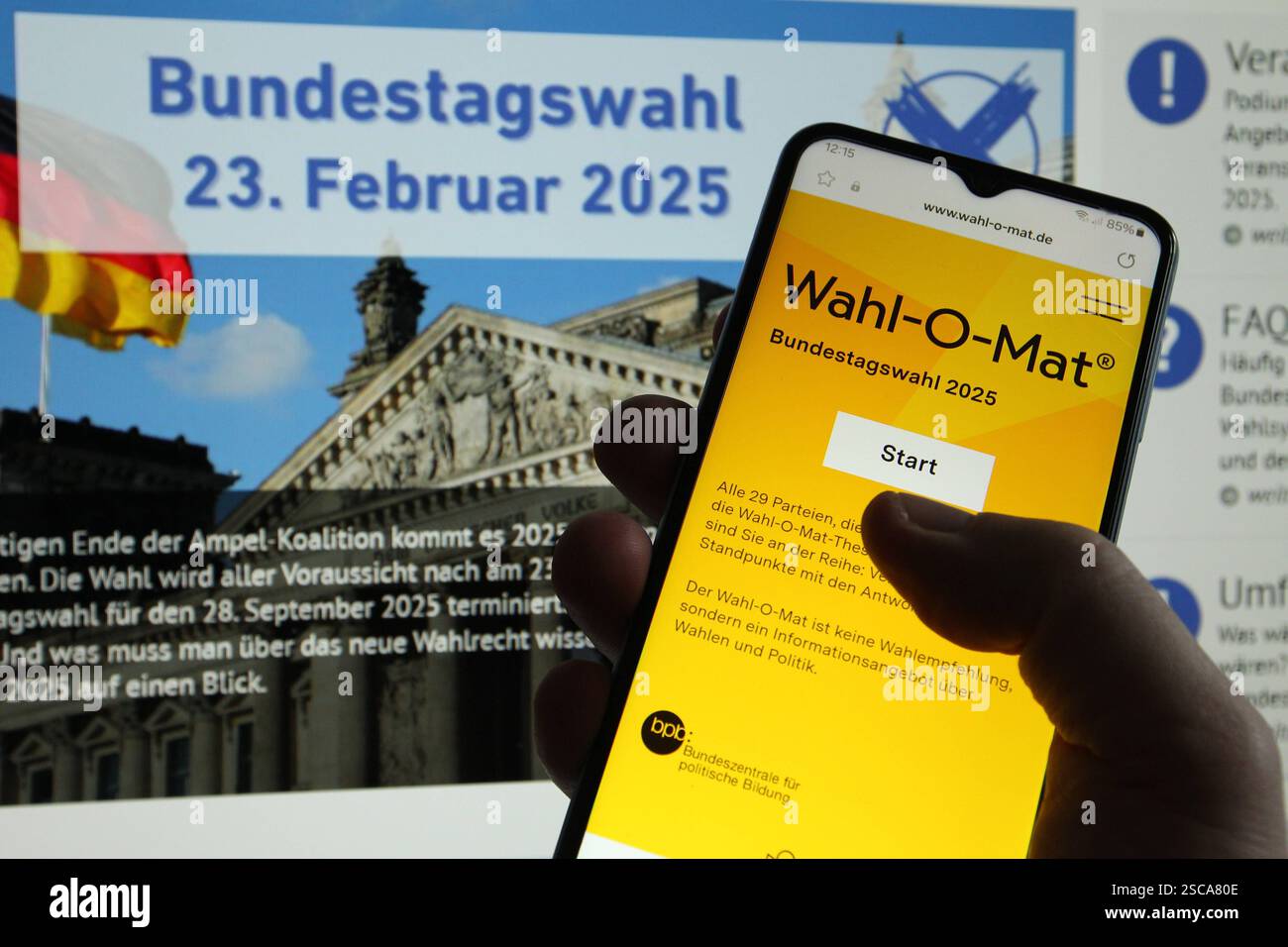Auf einemeinem Smartphone wurde die Wahlentscheidungshilfe Wahl-O-Mat ...