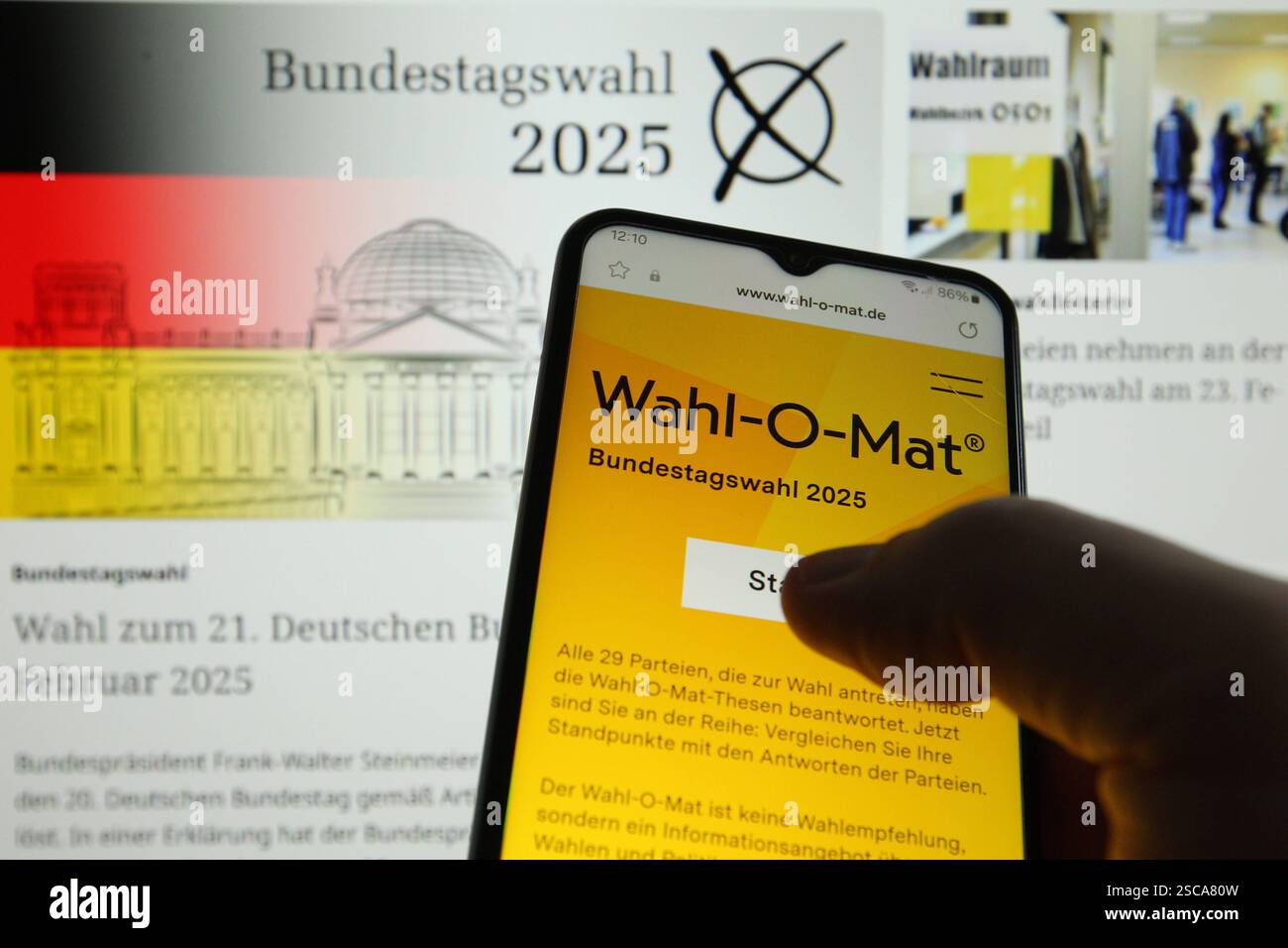 Auf einemeinem Smartphone wurde die Wahlentscheidungshilfe Wahl-O-Mat ...