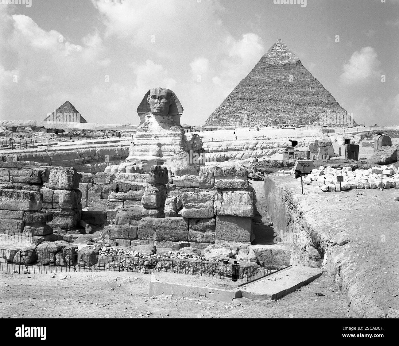 The Great Sphinx of Giza and Pyramid of Giza Stock Photo - Alamy