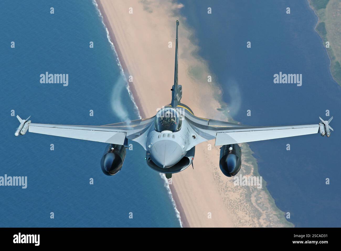 Belgian Air Force F-16 Fighting Falcon executing a high-G turn Stock ...