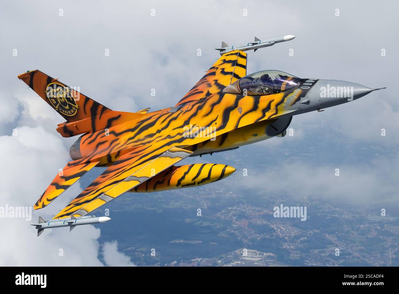 Belgian Air Force F-16 Tiger in flight, powered by Pratt & Whitney F100 ...