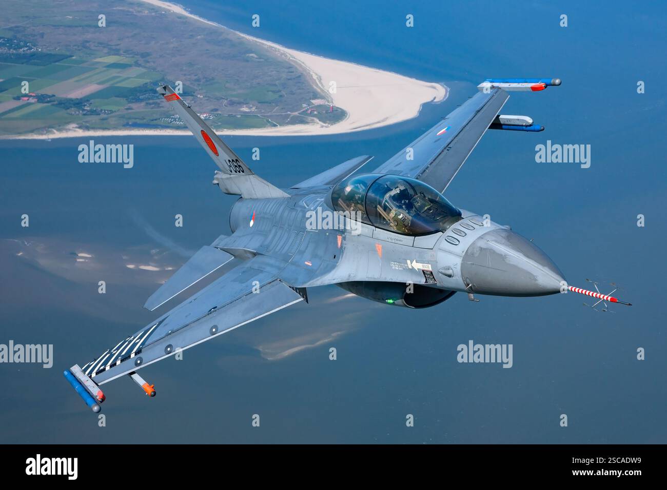 Royal Netherlands Air Force F-16 Fighting Falcon performing flare ...