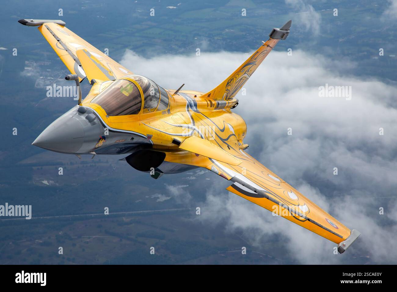 A French Air Force Dassault Rafale performing a high-speed pass during ...