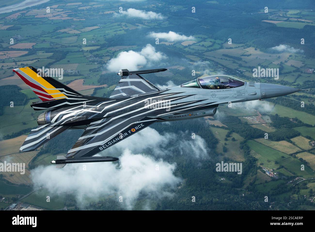 Belgian Air Force F-16 Fighting Falcon executing a high-G turn Stock ...