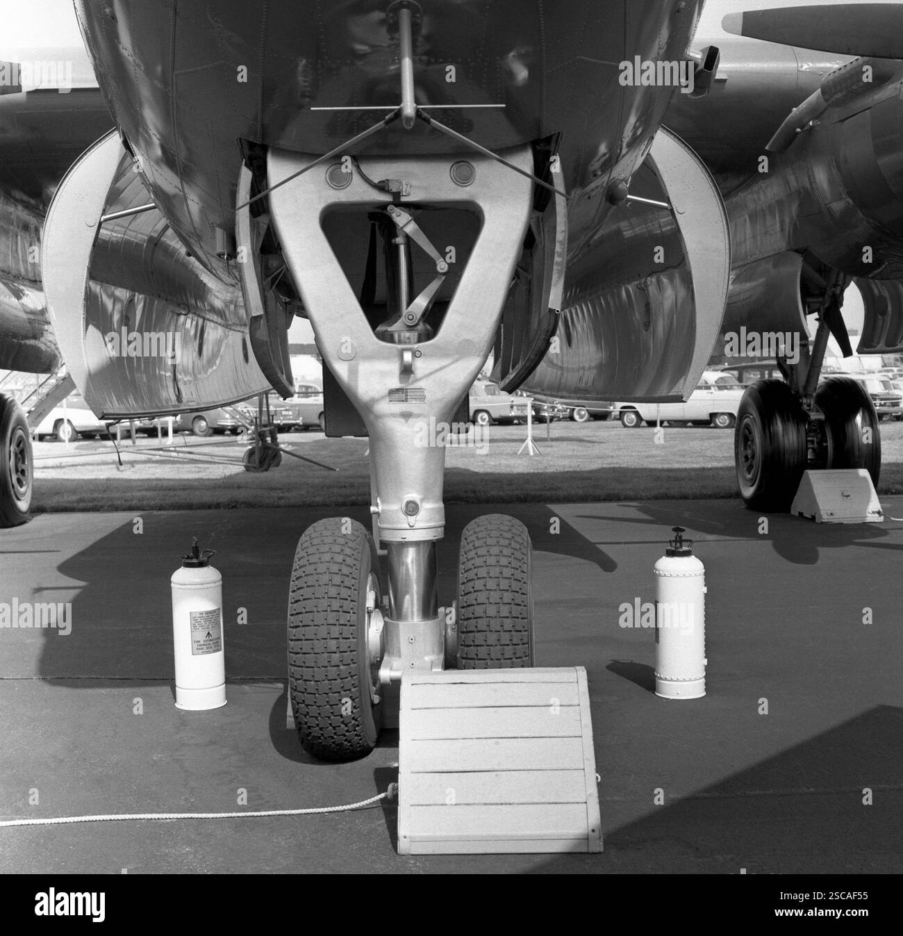 Landing gear with brake block in Farnborough Stock Photo - Alamy