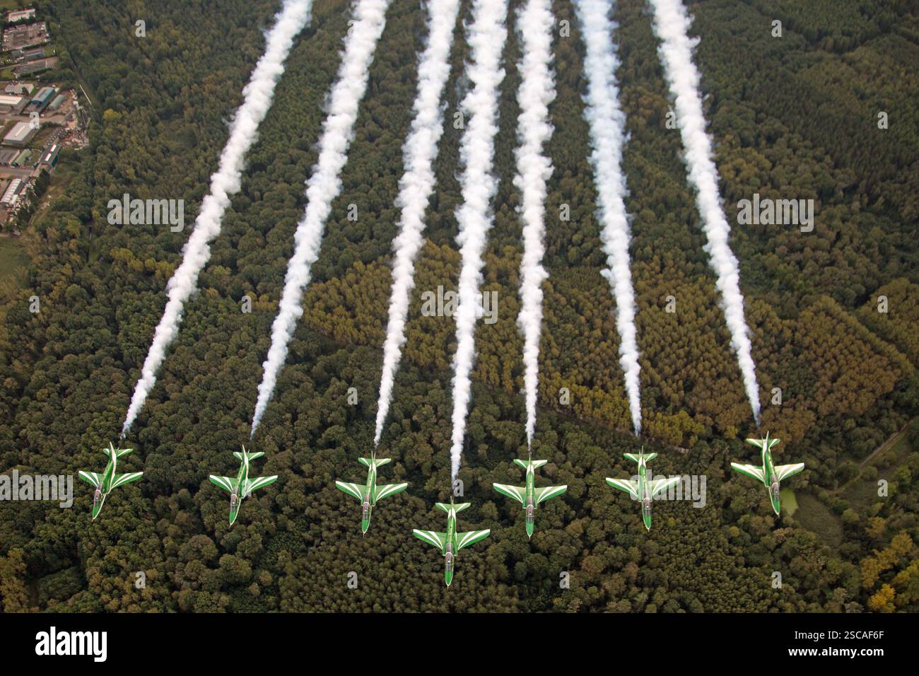 The Saudi Hawks, flying the BAE Systems Hawk, perform impressive ...