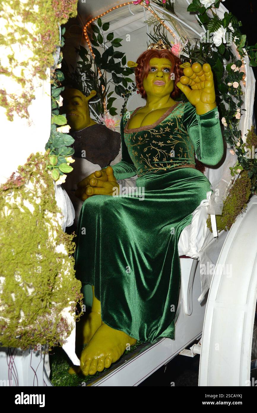 Heidi Klum and her new boyfriend,Tom Kaulitz dress as Shrek & Fiona for ...