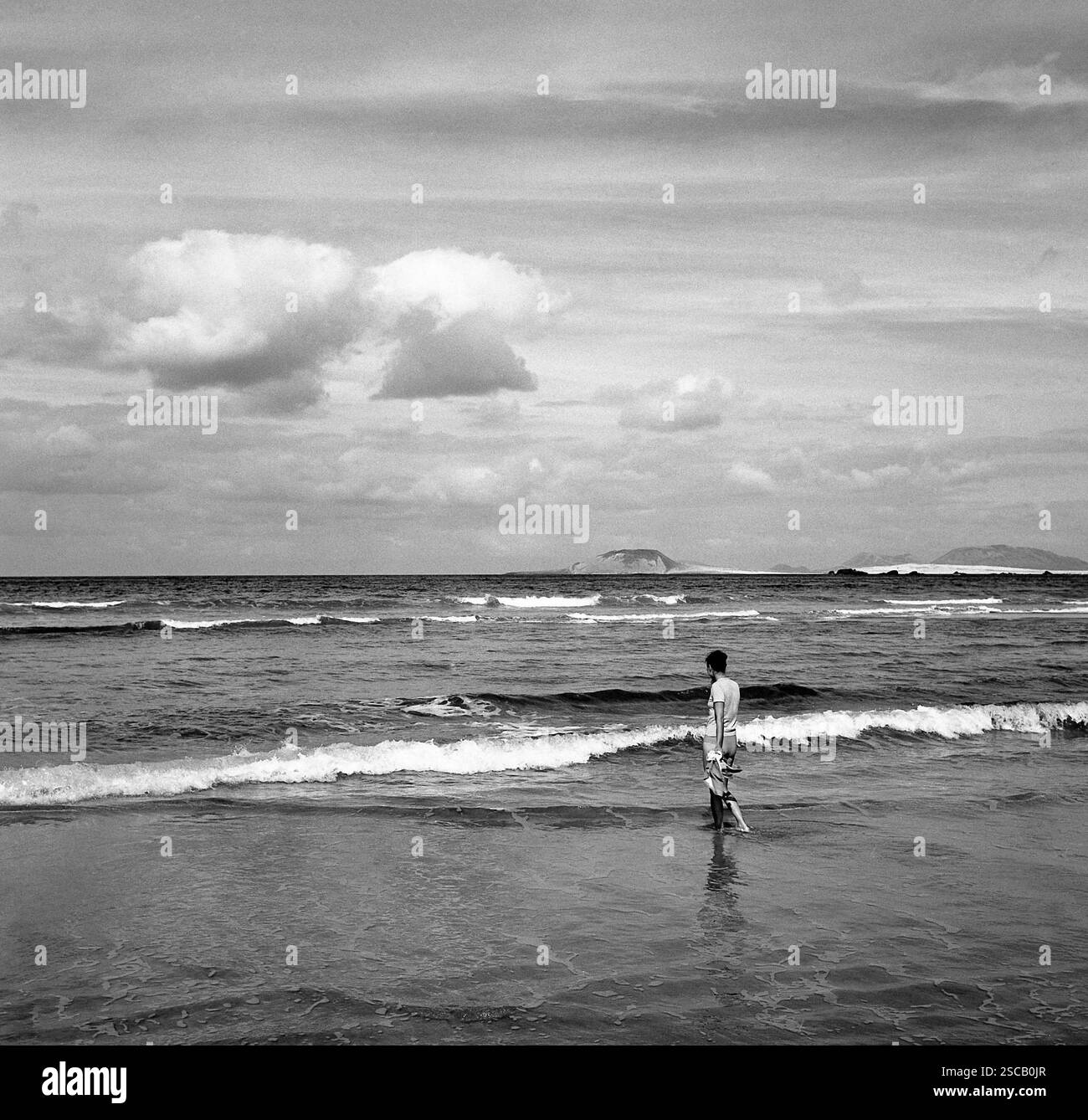 1970s woman beach hi-res stock photography and images - Alamy