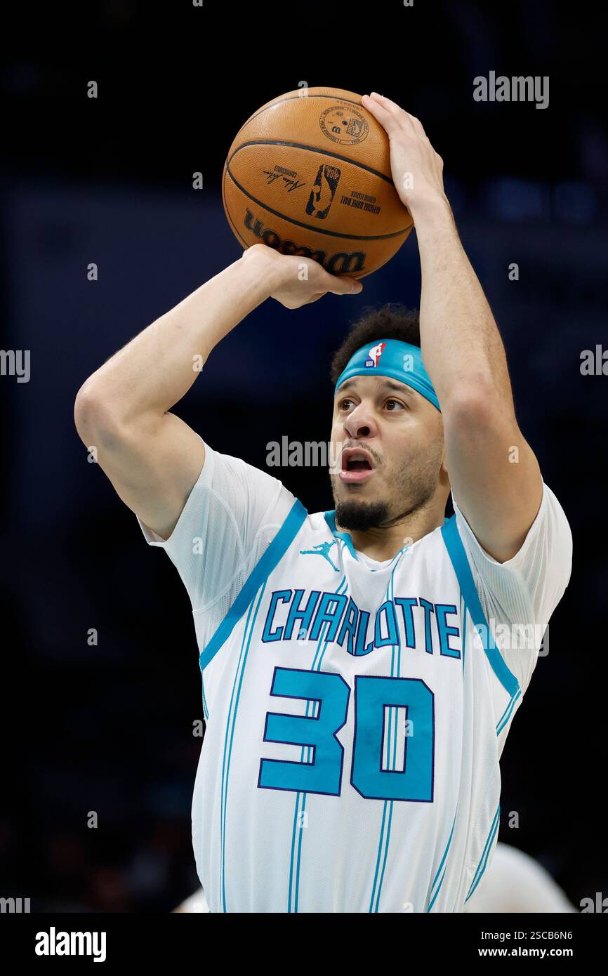 Charlotte Hornets guard Seth Curry shoots a free throw during the first ...