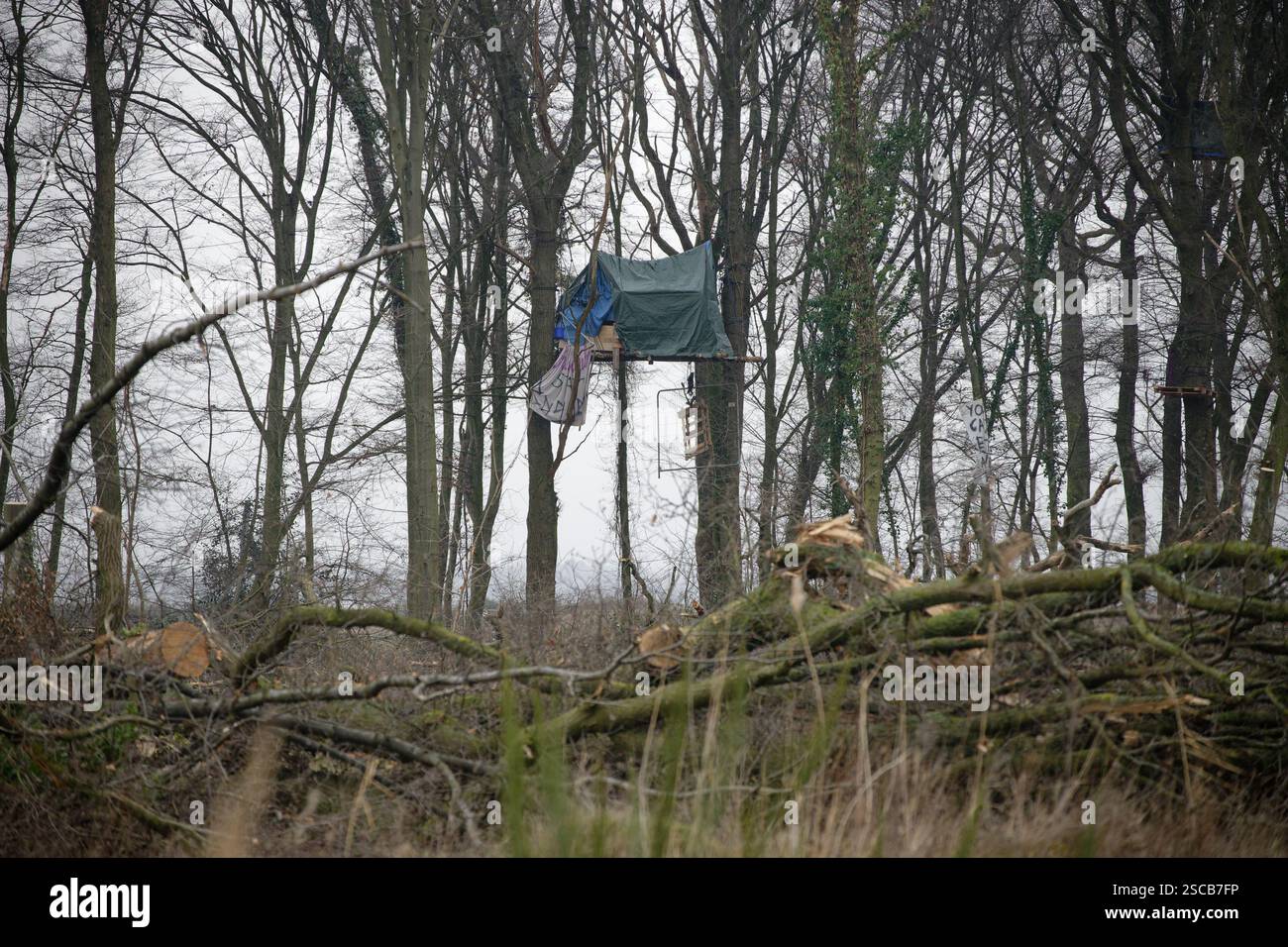 Kerpen, Germany. 06th Feb, 2025. Only a small remnant of the ...
