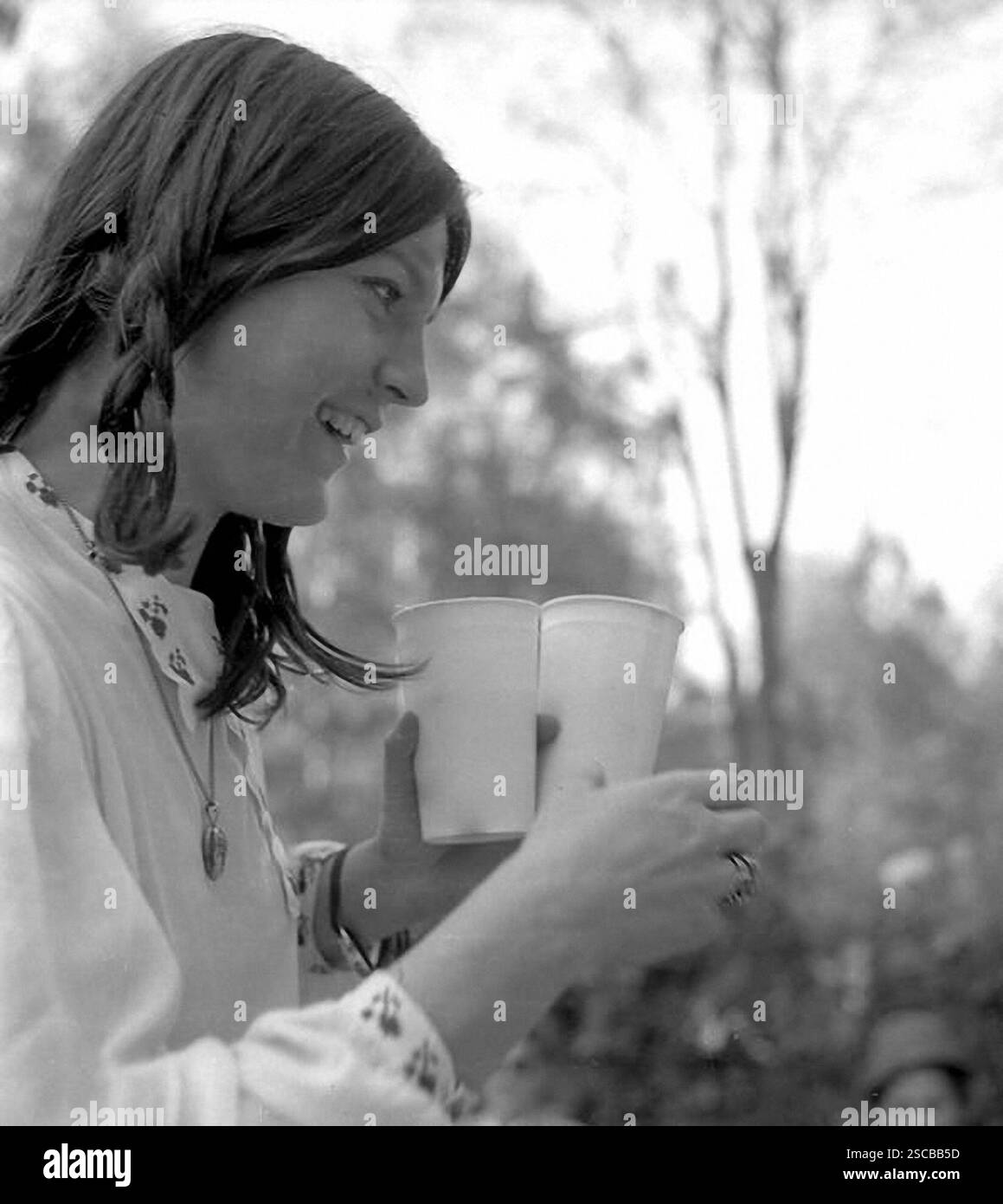 Girl Angela Winkler With Cups At The Alte Fischerhuette In Berlin