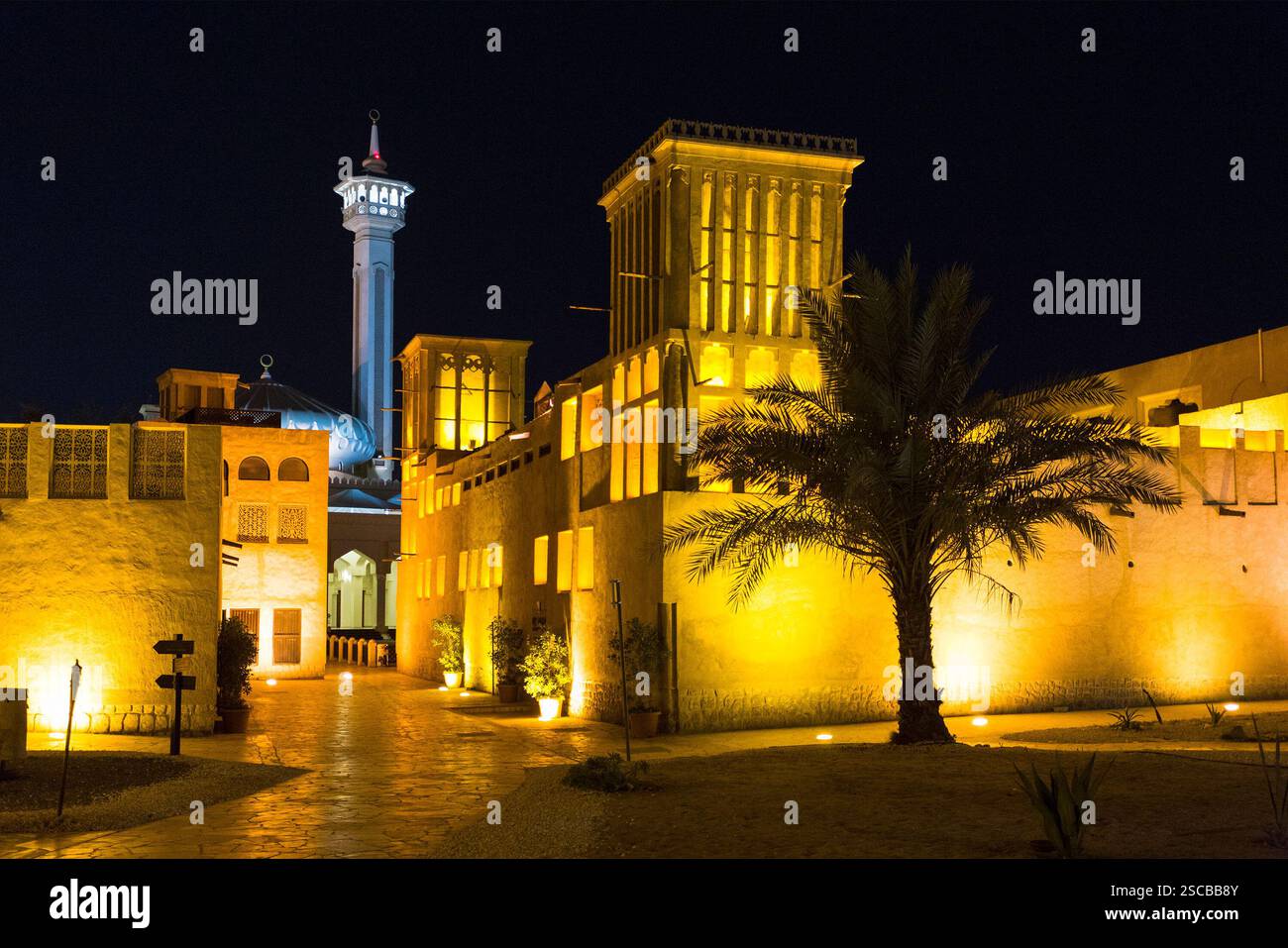Arab Street in the old part of Dubai, UAE Stock Photo - Alamy