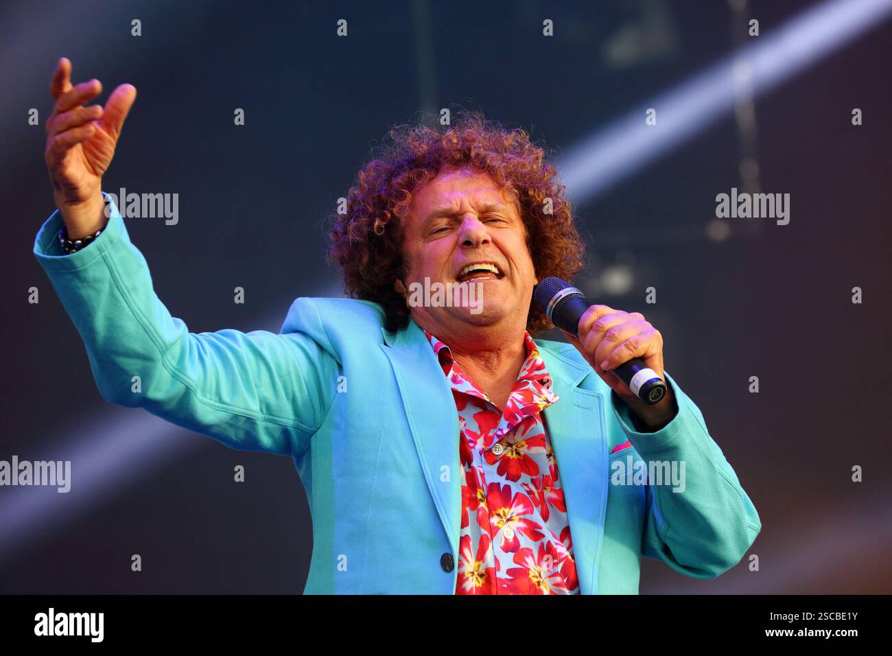 Leo Sayer performed at the Rewind Festival South 2016 Stock Photo - Alamy