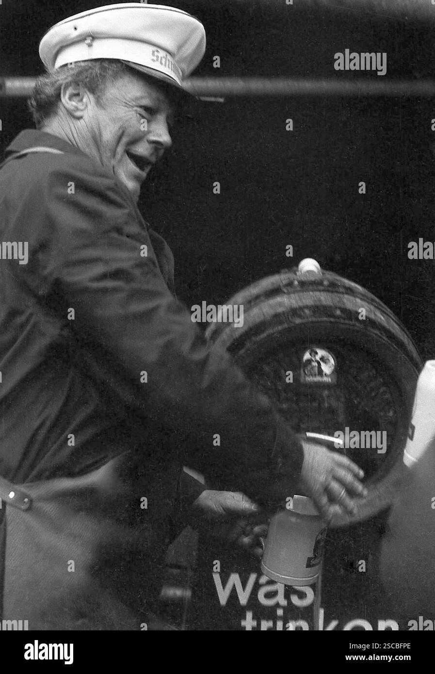 Willy Brandt taps Schultheiss beer at the Federal Teaching and Research ...