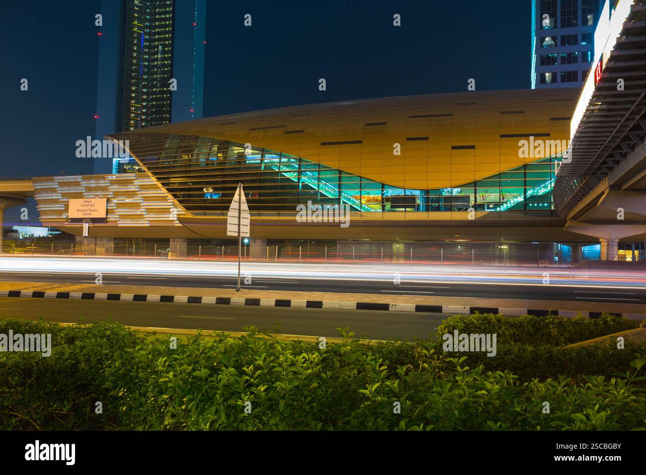 DUBAI, UAE - NOVEMBER 14: Dubai Metro as world's longest fully ...