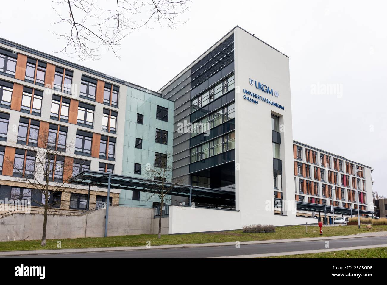 06 February 2025, Hesse, Gießen: Main building (House 40) of the ...