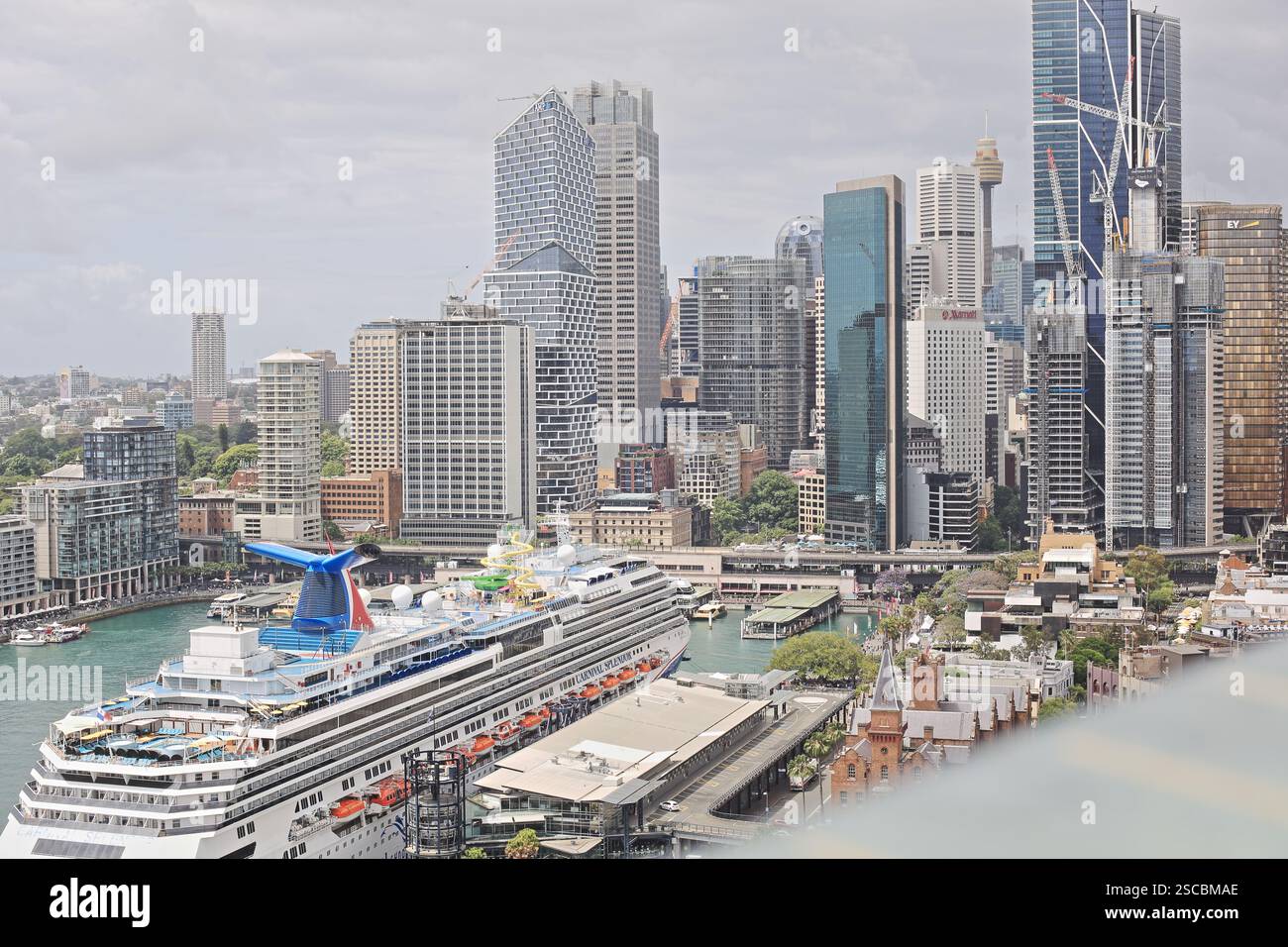 Carnival Splendour at Sydney Harbour Bridge Stock Photo - Alamy