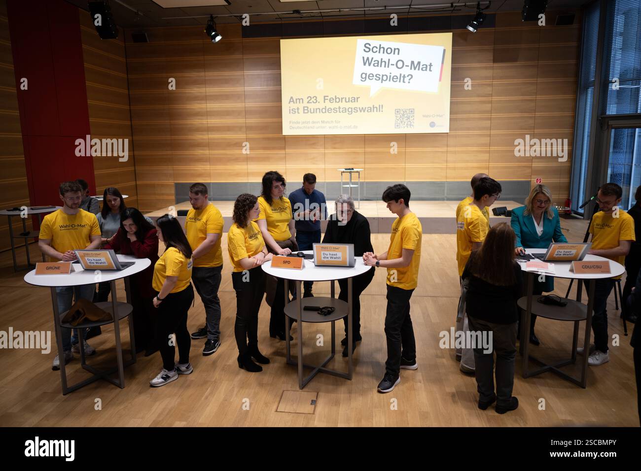 Berlin, Germany. 06th Feb, 2025. Pegah Edalatian (left table), Federal ...