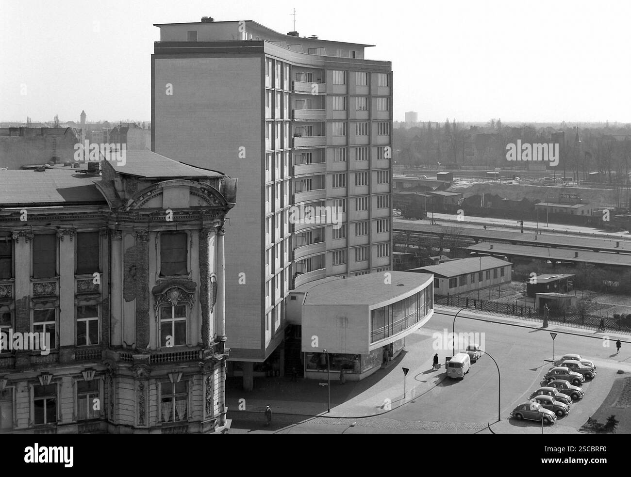 Building and parking spot in Berlin-Halensee Stock Photo - Alamy