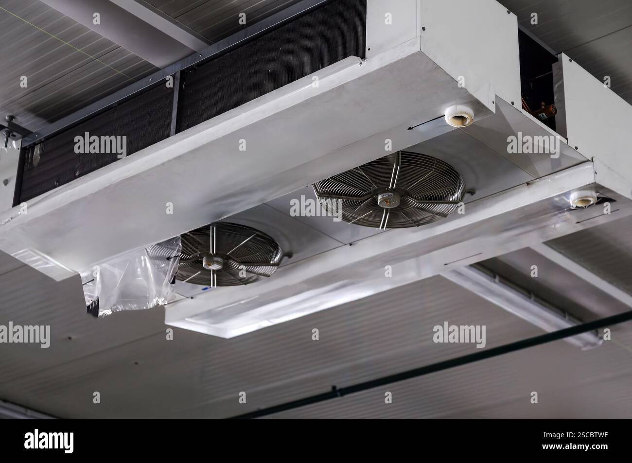 Industrial air cooler and ceiling-mounted refrigeration unit for ...