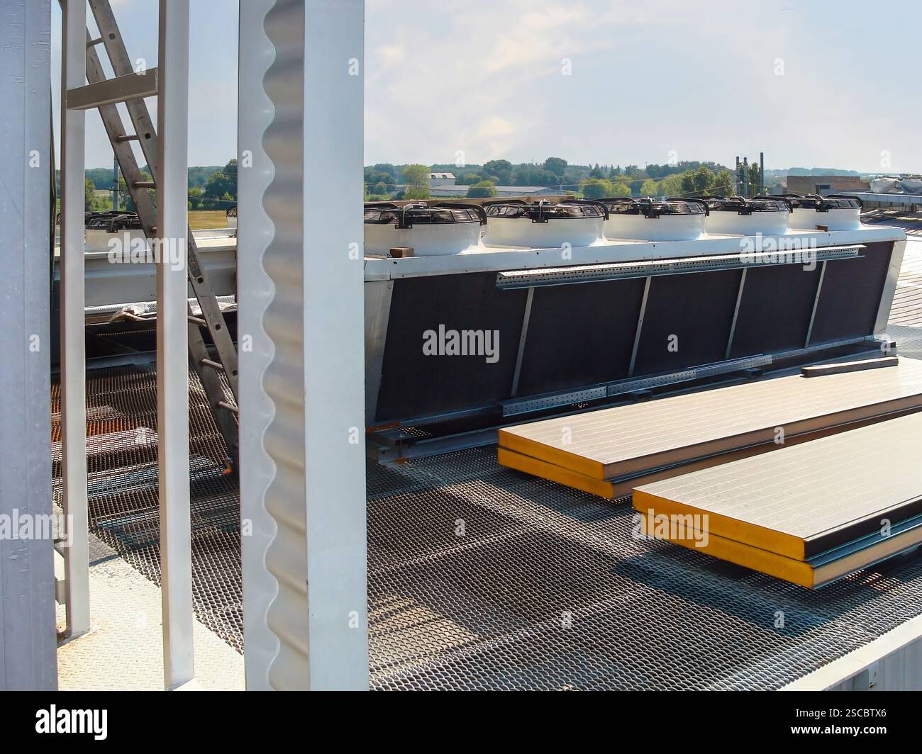 Industrial Rooftop cooling system with modern insulated sandwich panels ...