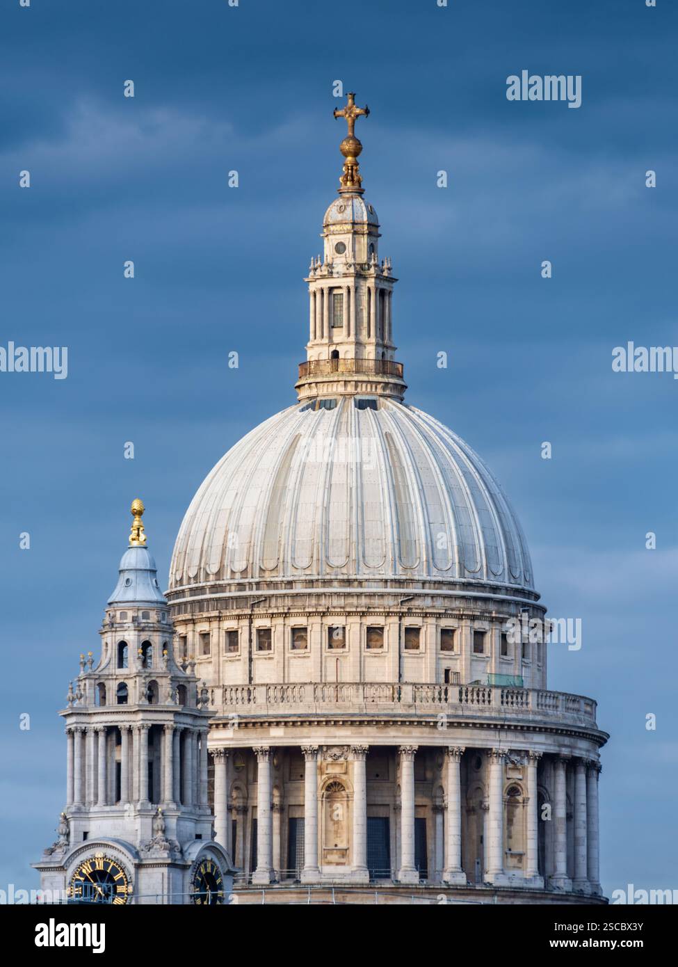 London st pauls cathedral dome hi-res stock photography and images - Alamy