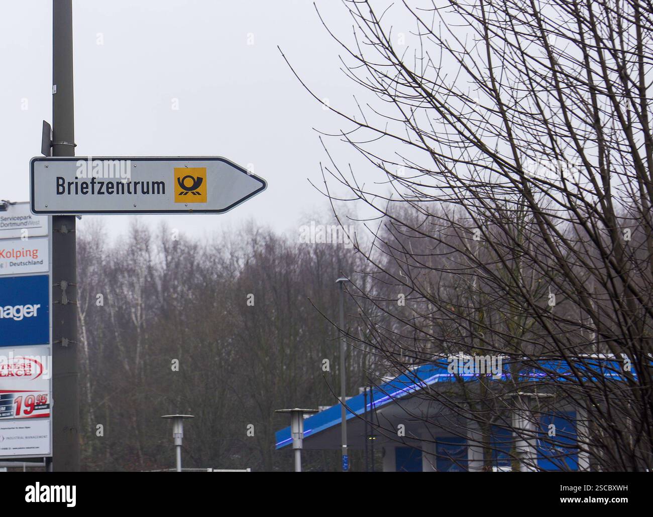 05.02.2025, Deutschland, NRW, Deutsche Post DHL Group, Die Gewerkschaft Verdi ruft die ...