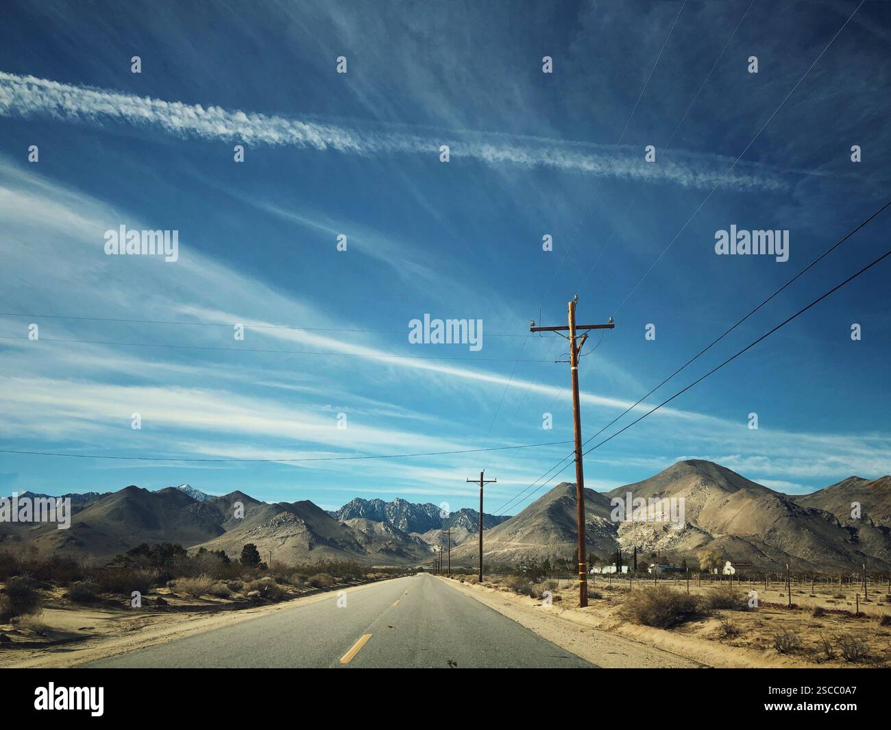 Open Road with Mountain Views in Inyokern, California Stock Photo - Alamy