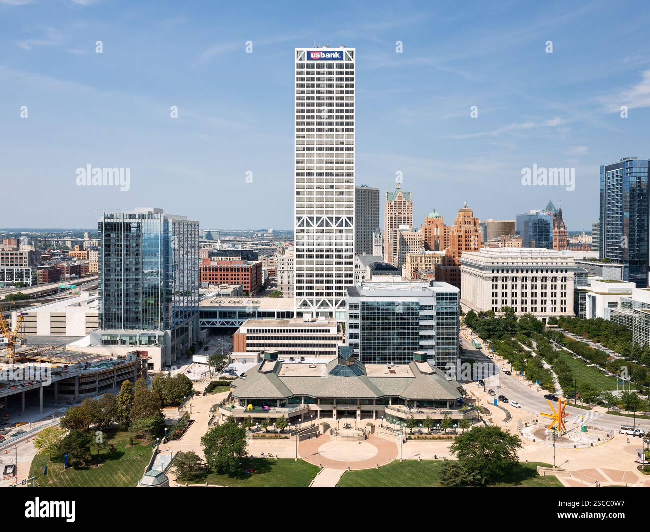First wisconsin center hi-res stock photography and images - Alamy