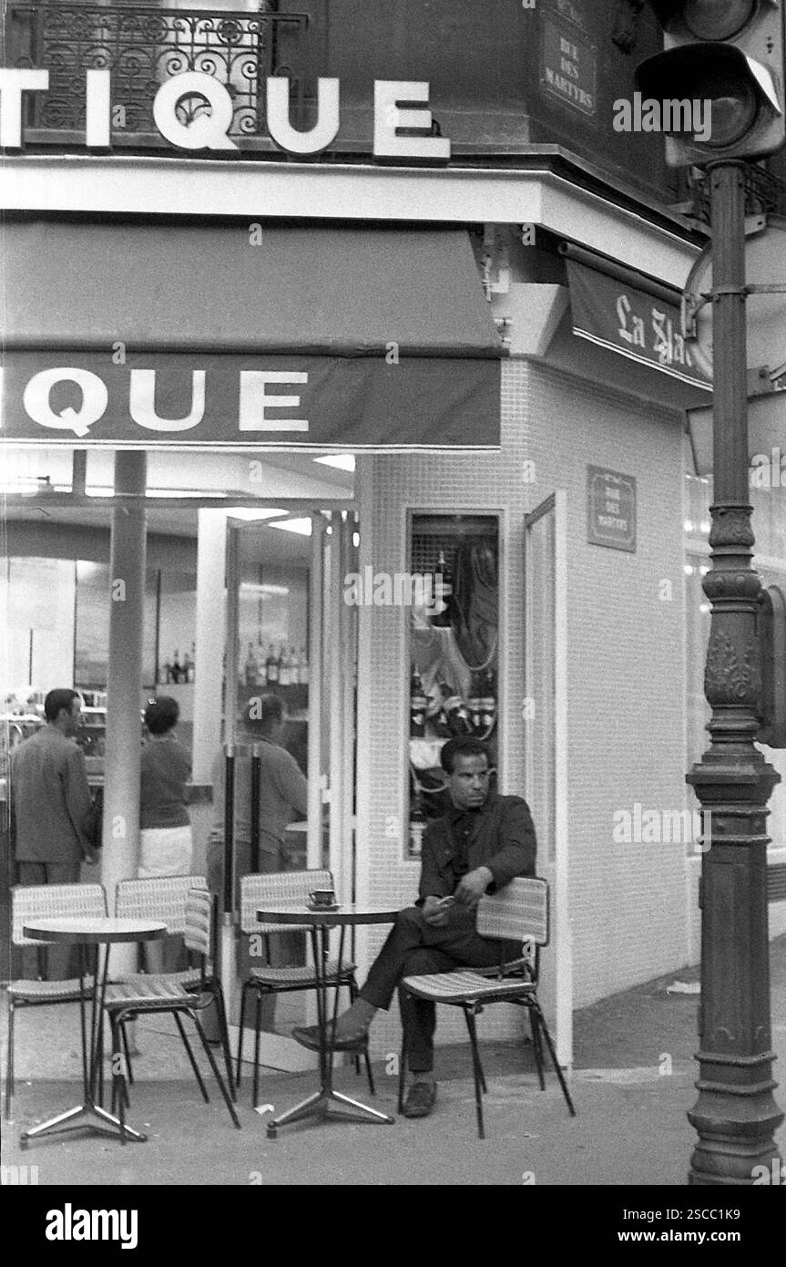 Man cafe 1960s hi-res stock photography and images - Alamy