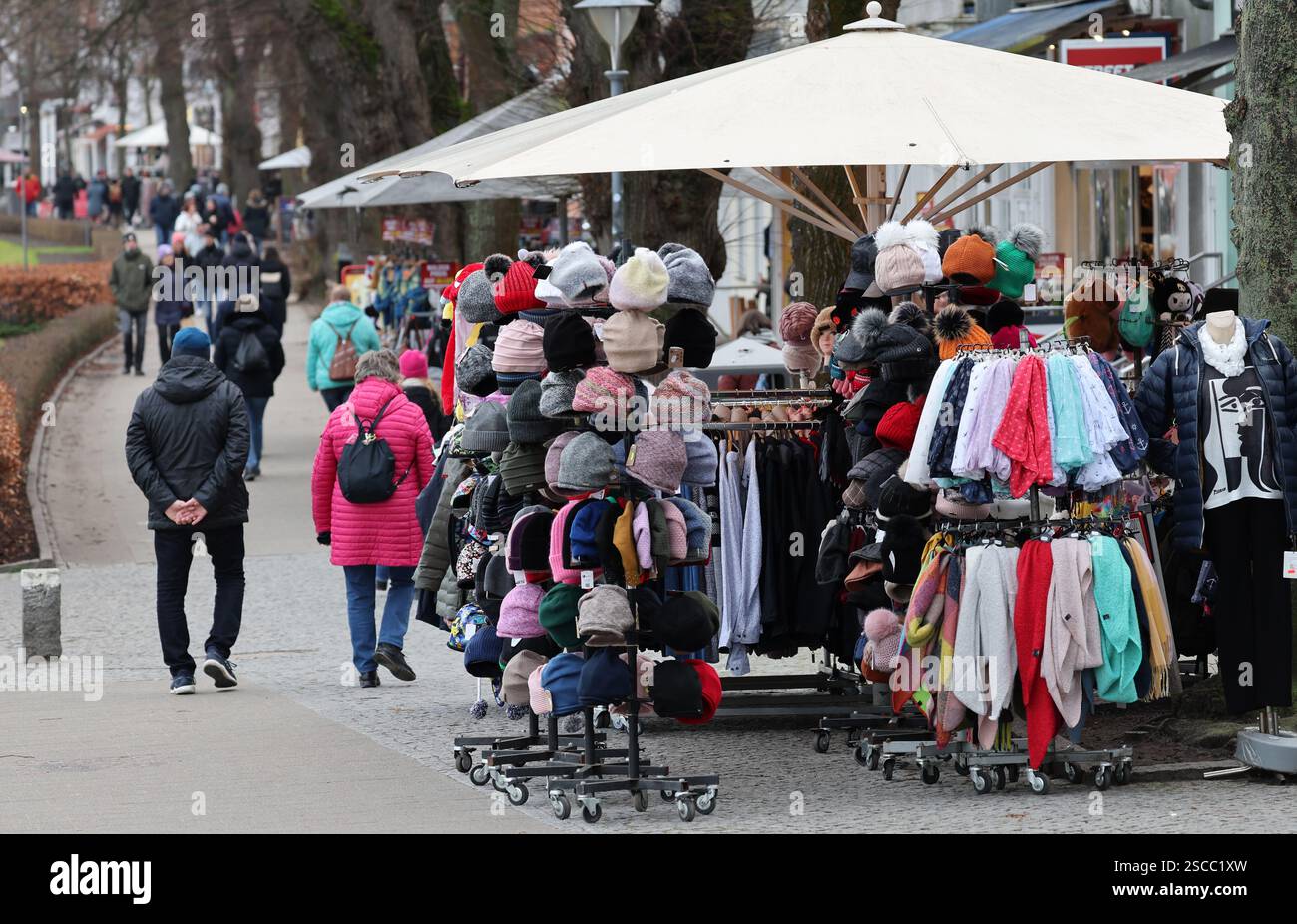Rostock, Germany. 06th Feb, 2025. On Alter Strom, the promenade of the ...