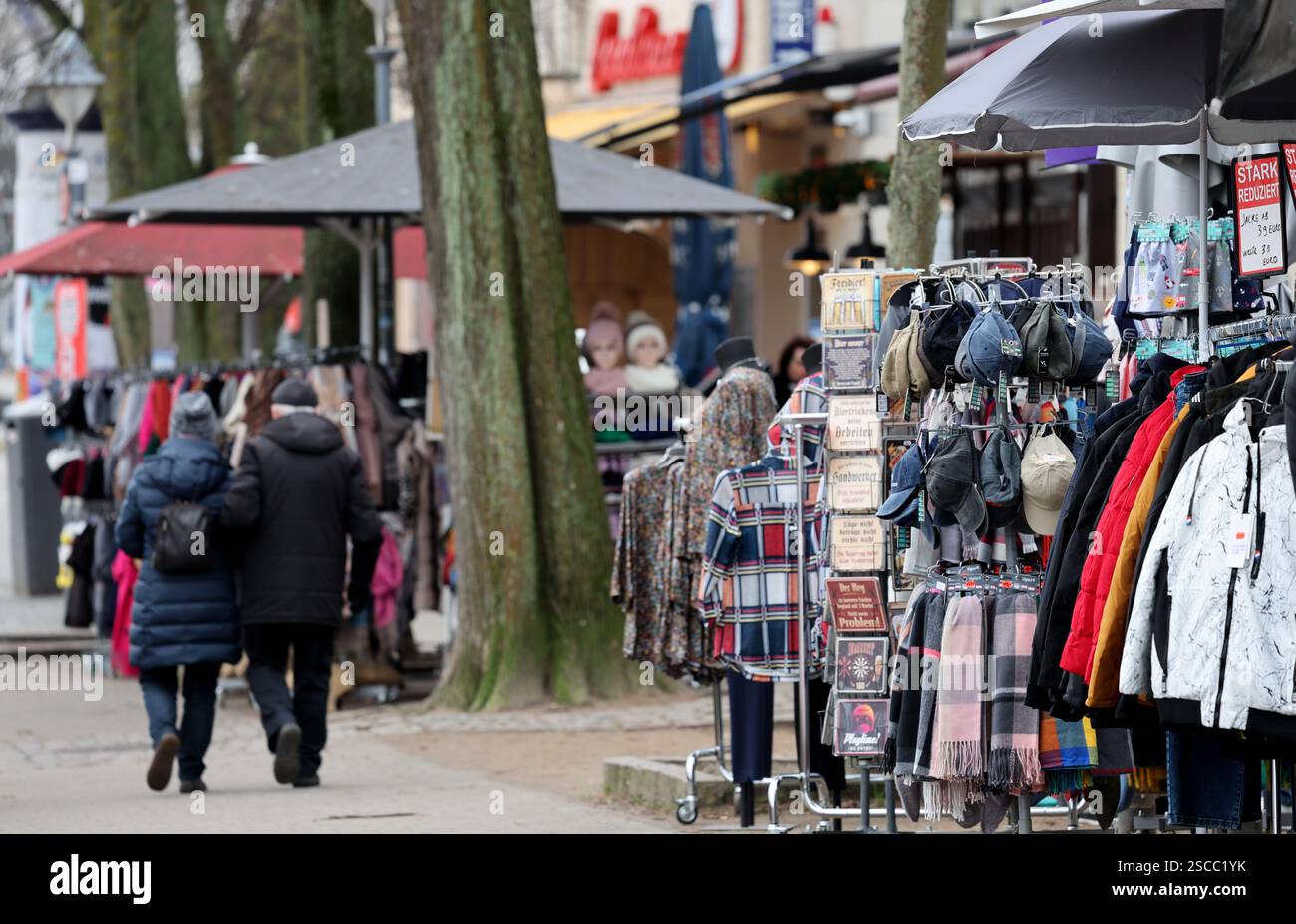 Rostock, Germany. 06th Feb, 2025. On Alter Strom, the promenade of the ...