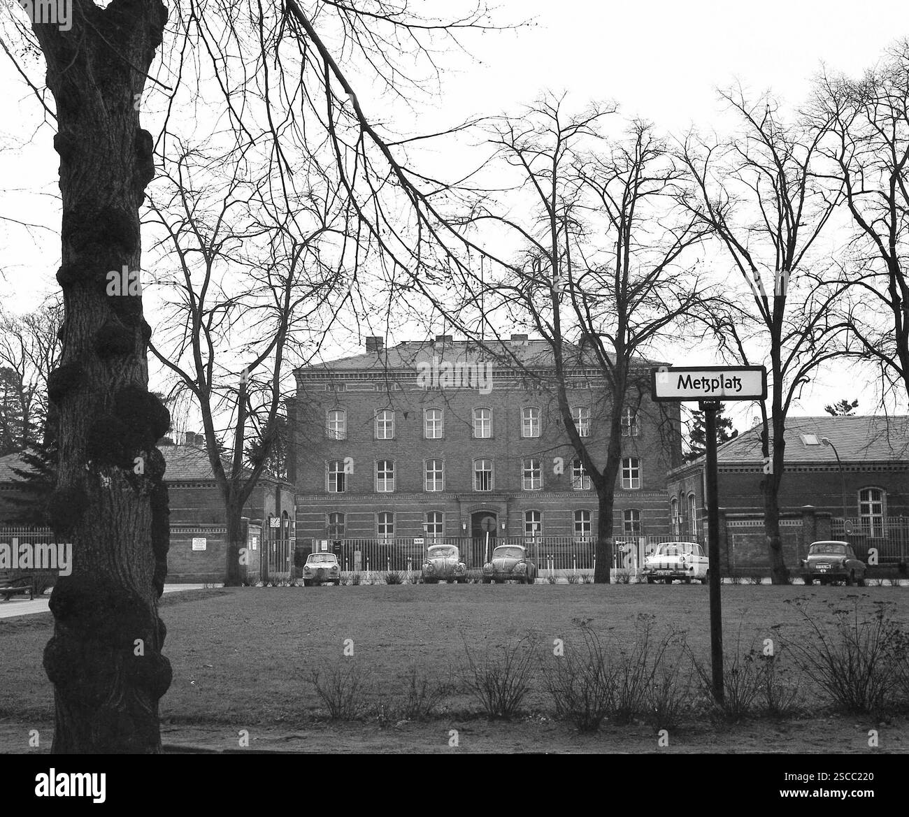 Wenckebach-Hospital at the Metzplatz (sign) in Berlin-Tempelhof Stock ...