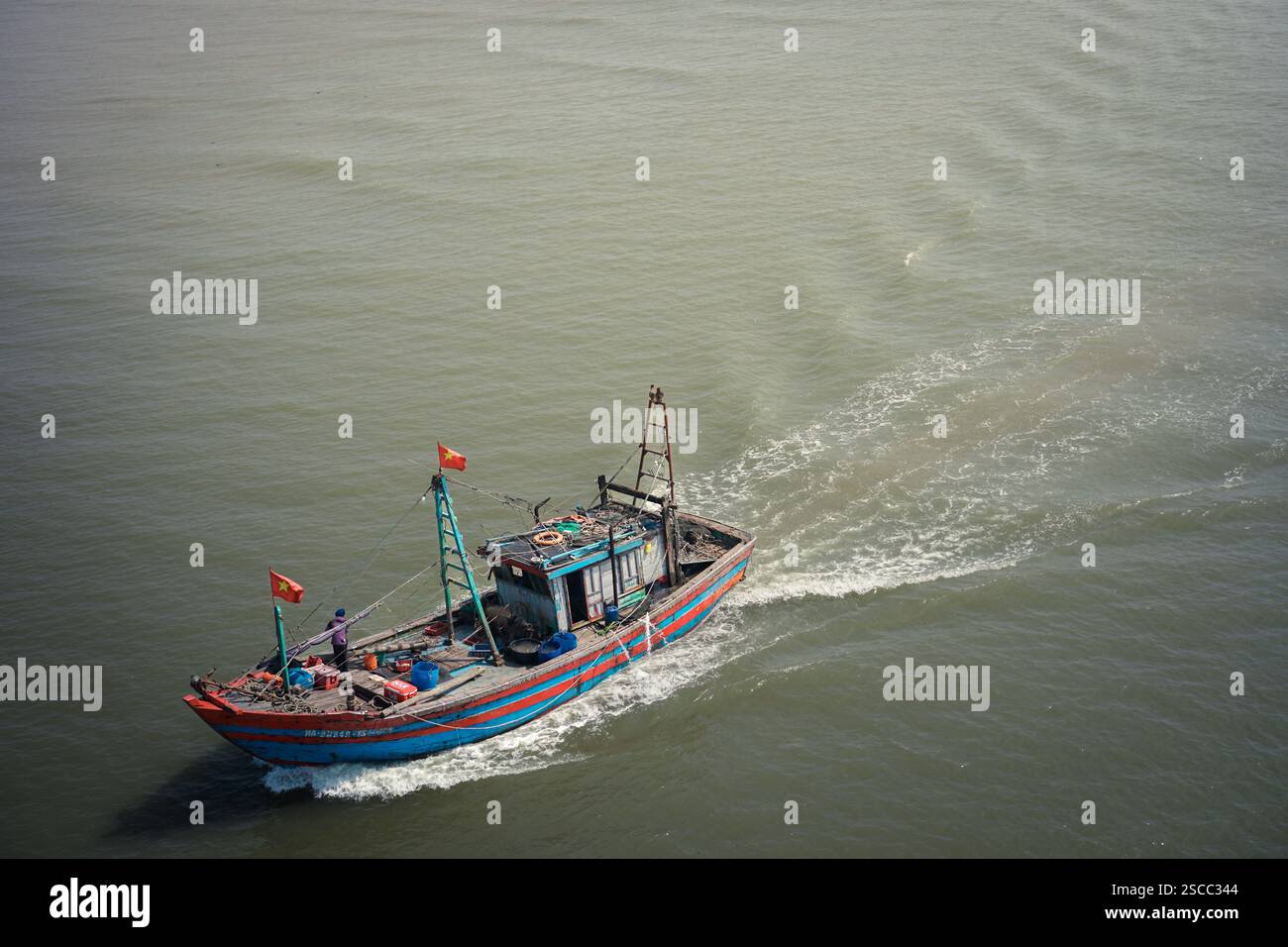 Traditional wooden Vietnamese boats on river Stock Photo - Alamy