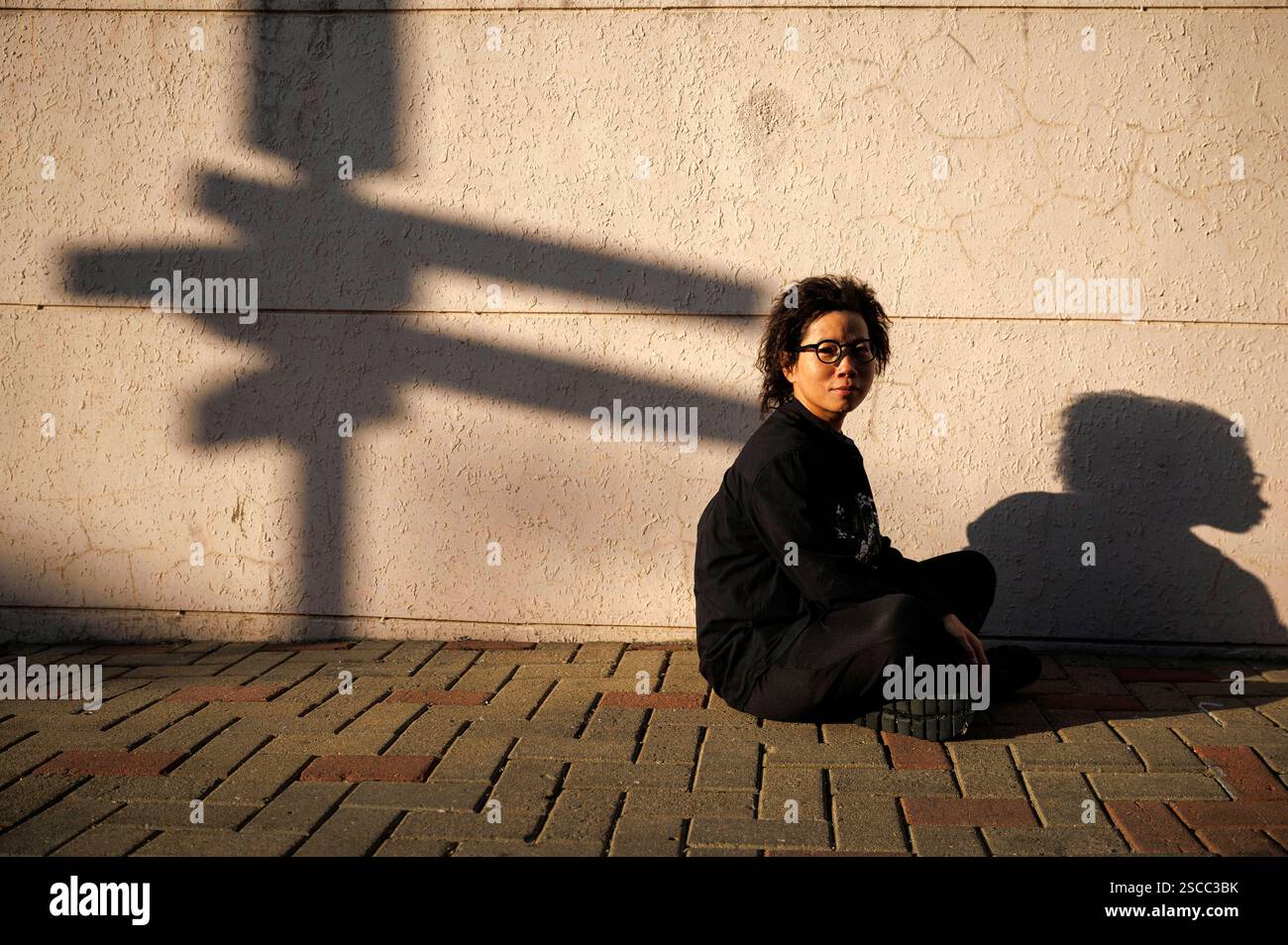 Mona Chen ist eine international anerkannte Künstlerin aus Hongkong, die mit ihrer ...